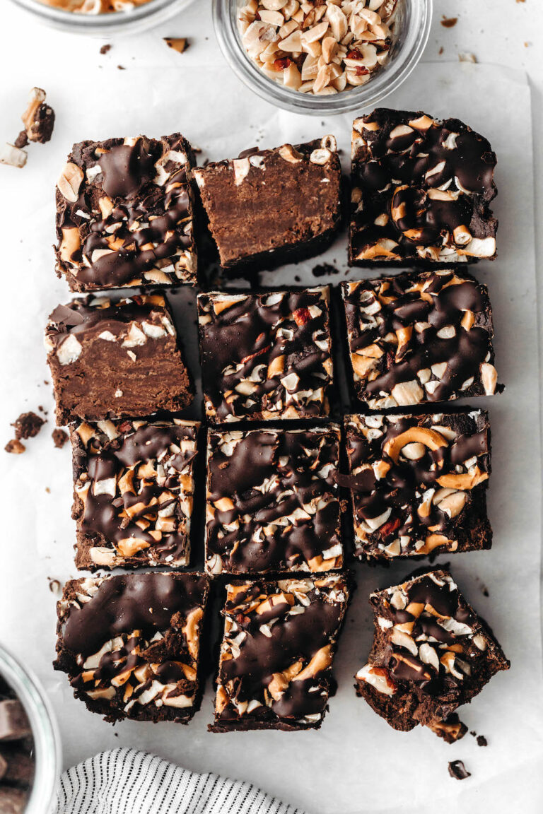 Healthy Chocolate Fudge (vegan + paleo) | Feasting on Fruit