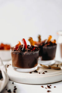 Chocolate Pudding Dirt Cups (vegan + paleo) | Feasting on Fruit