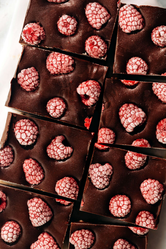 Raspberry Fudge Bars (vegan + paleo) | Feasting on Fruit