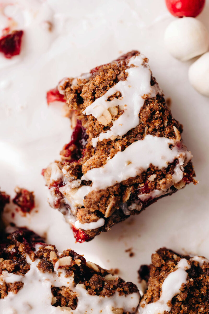 Cranberry Gingerbread Crumb Bars (vegan + gf) | Feasting on Fruit