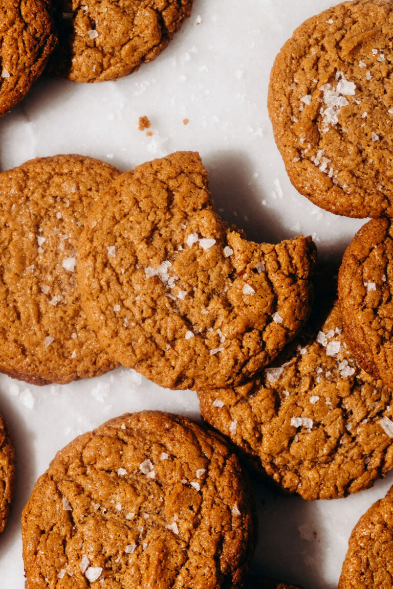 5 Ingredient Crispy Flourless Cookies (vegan + gluten-free) | Feasting ...