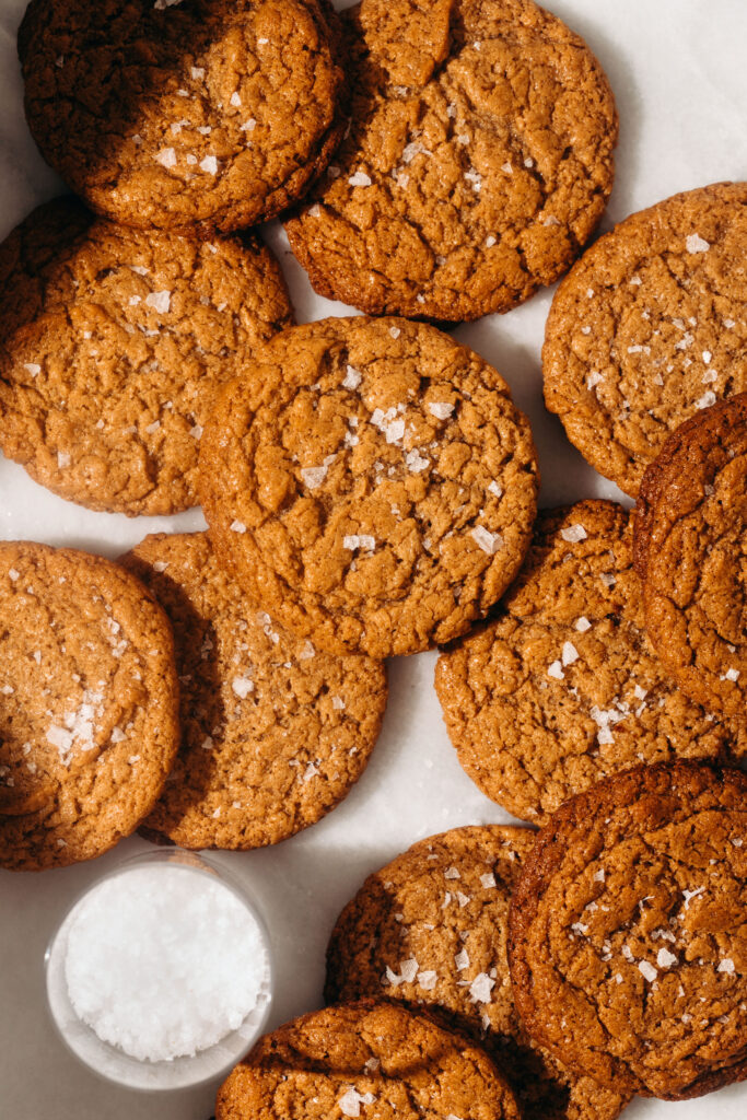 5 Ingredient Crispy Flourless Cookies (vegan + gluten-free) | Feasting ...